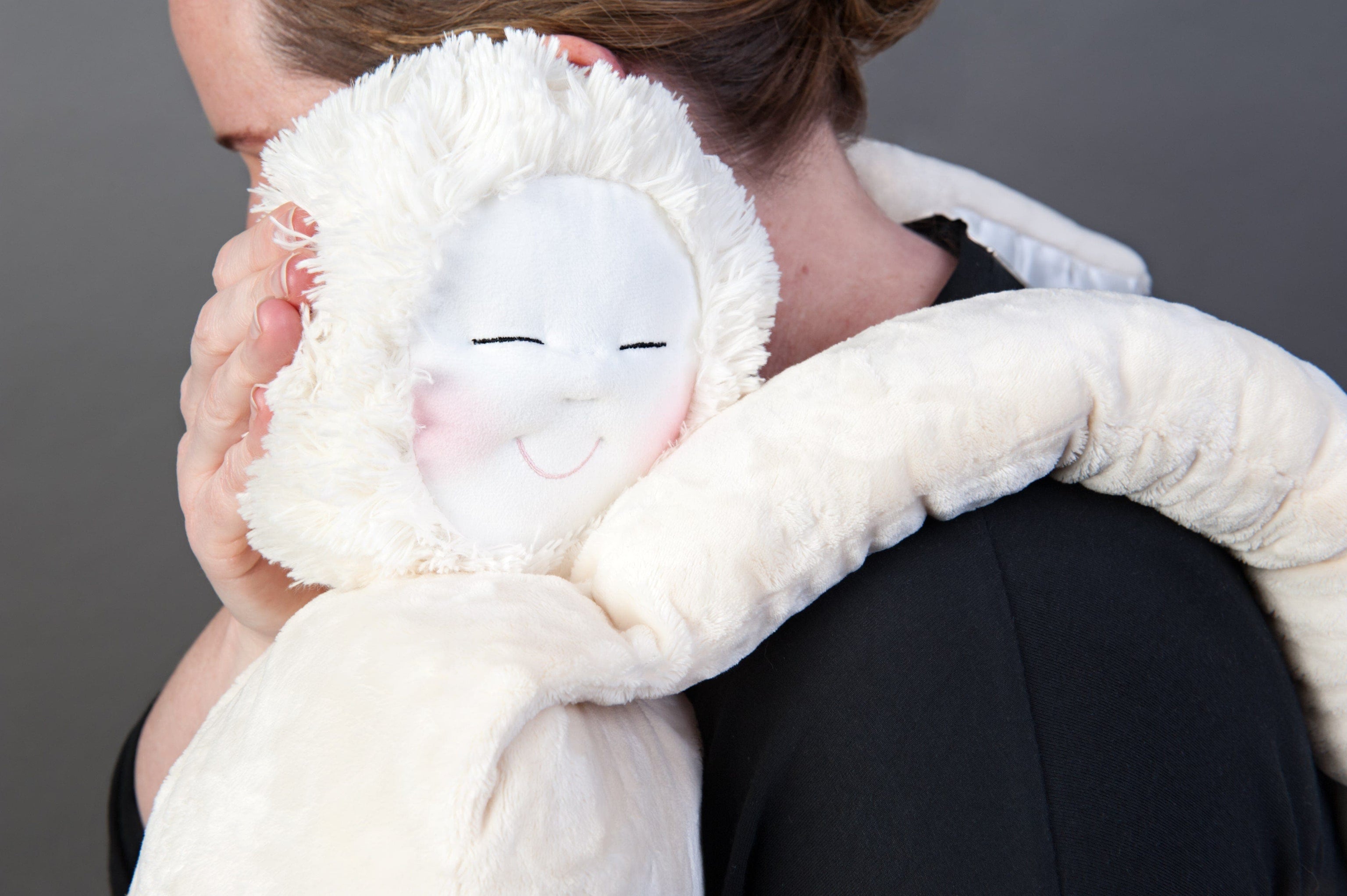 Sensory companion doll for dementia - HUG by LAUGH - Story & Sons