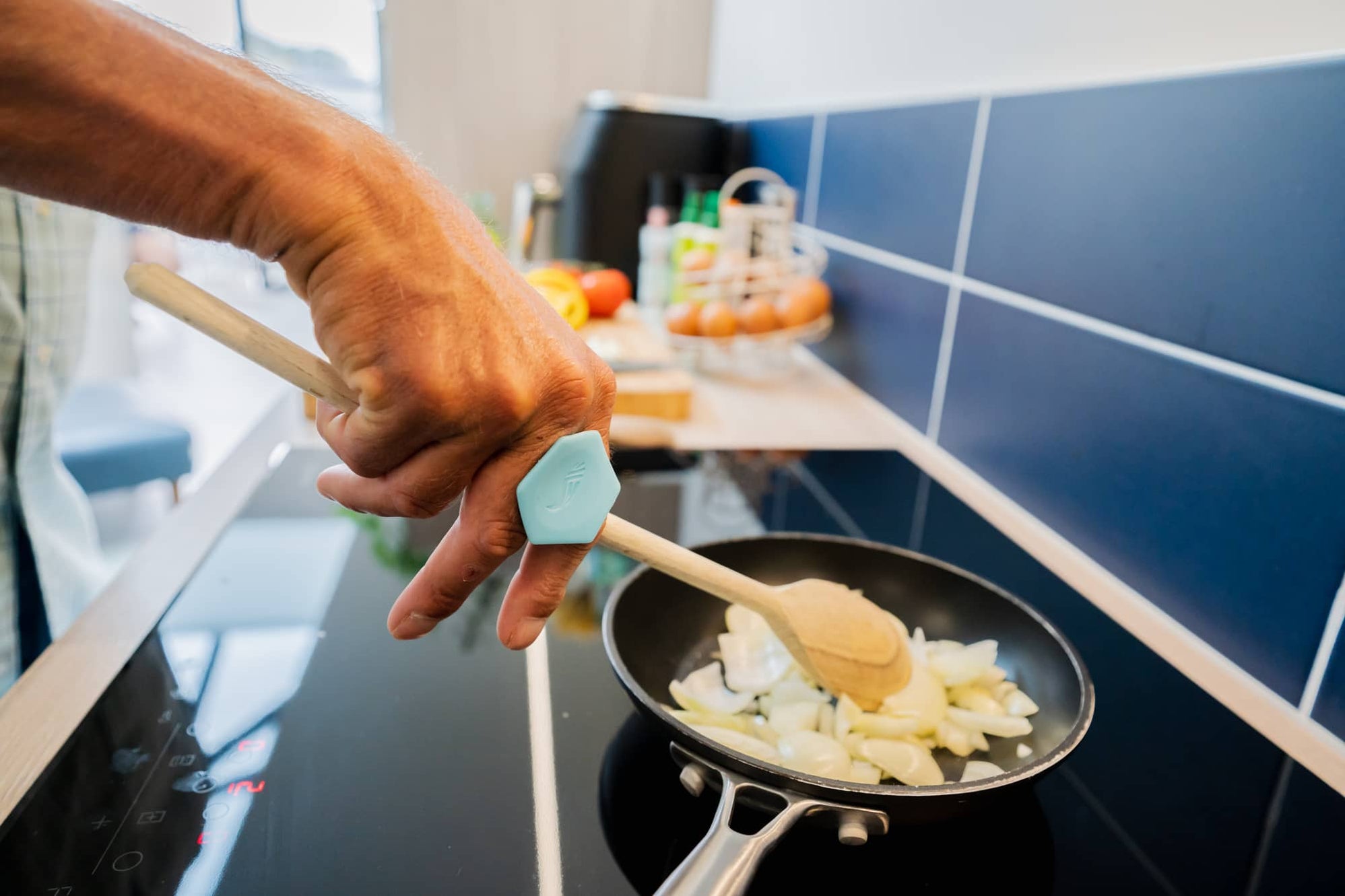 Refurbished- Grip Toggle Silicone Disability Aid - Pack of 4 - Story & Sons